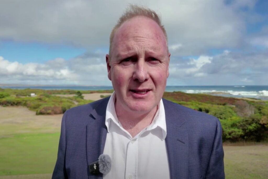 Telstra builds new phone towers to meet growing data demand in north ...