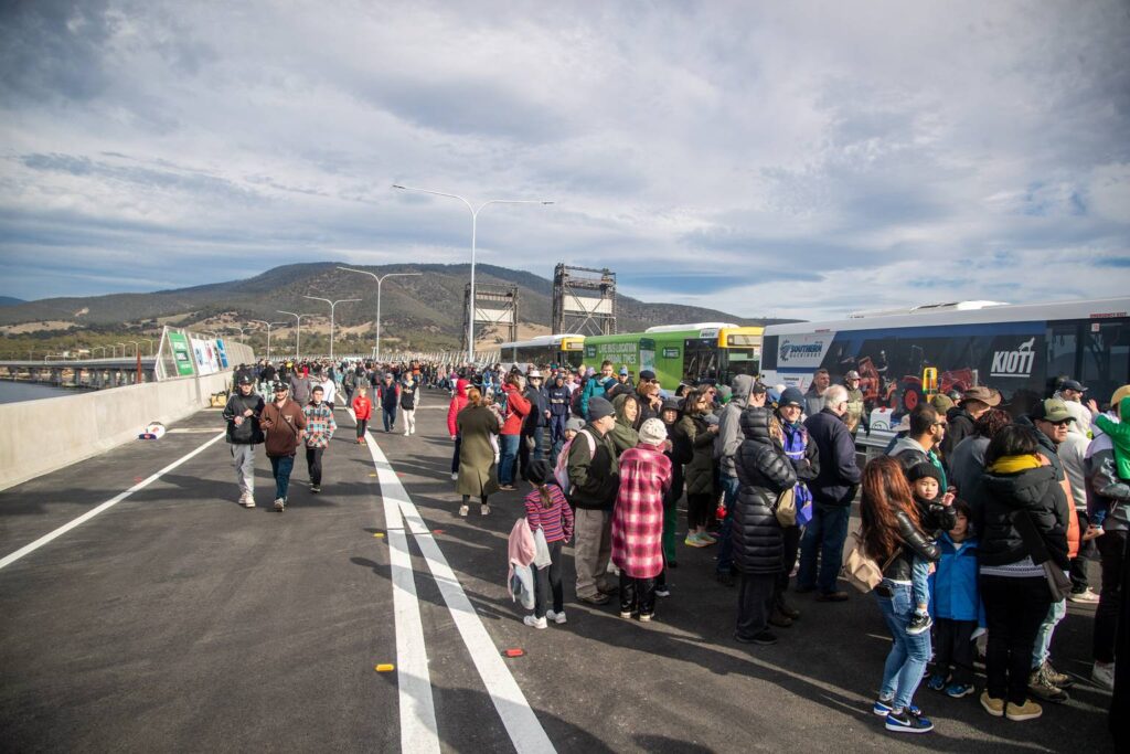 12,000 Tasmanians walk new Bridgewater Bridge ahead of traffic opening ...