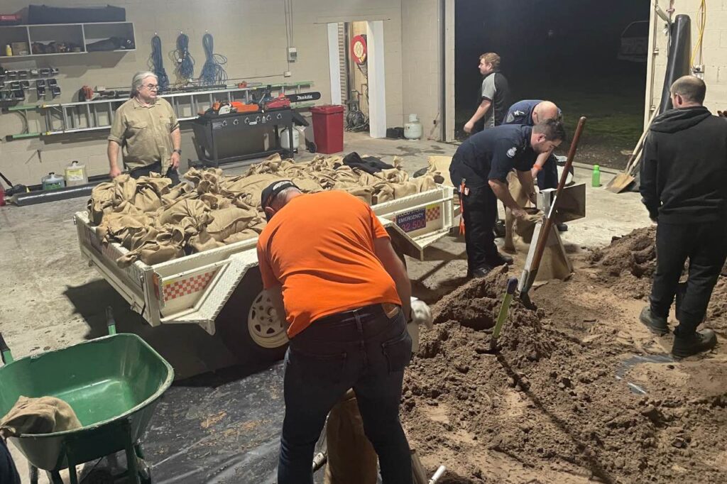 Sandbags at the ready as SES crews prepare for potential flooding ...