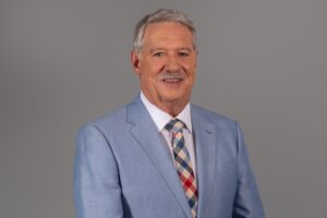 Peter Murphy retires after 41 years as Tasmania’s weather presenter ...