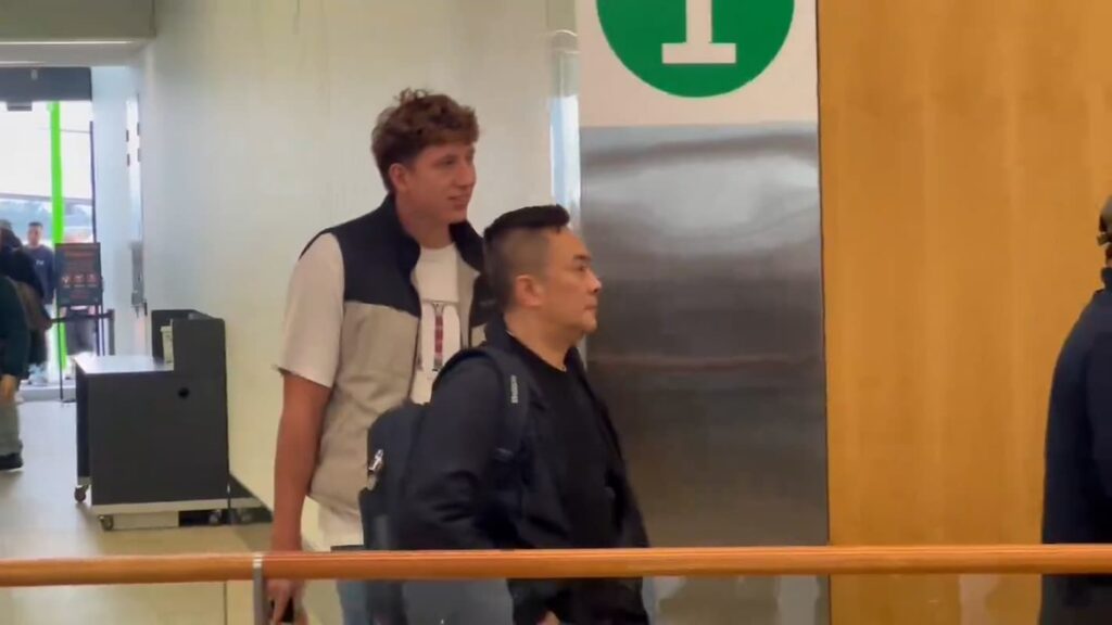 Max Giuliani returns home to Hobart after winning bronze at the Paris Olympics - Pulse Tasmania