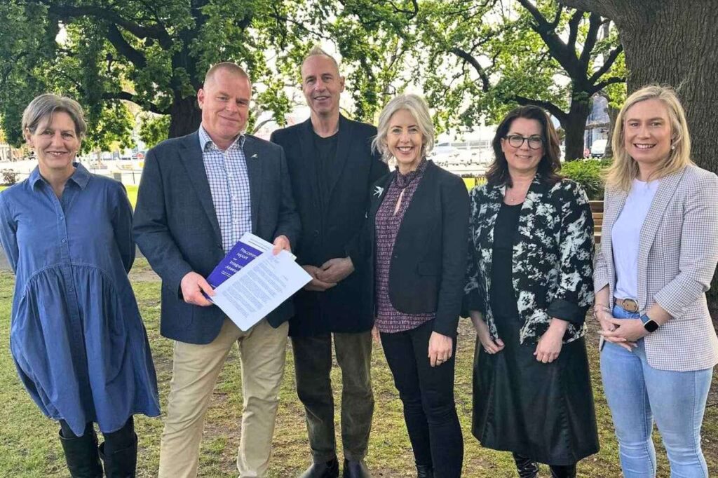 Tasmanian MPs to fly to Melbourne to urge AFL to drop stadium demand ...