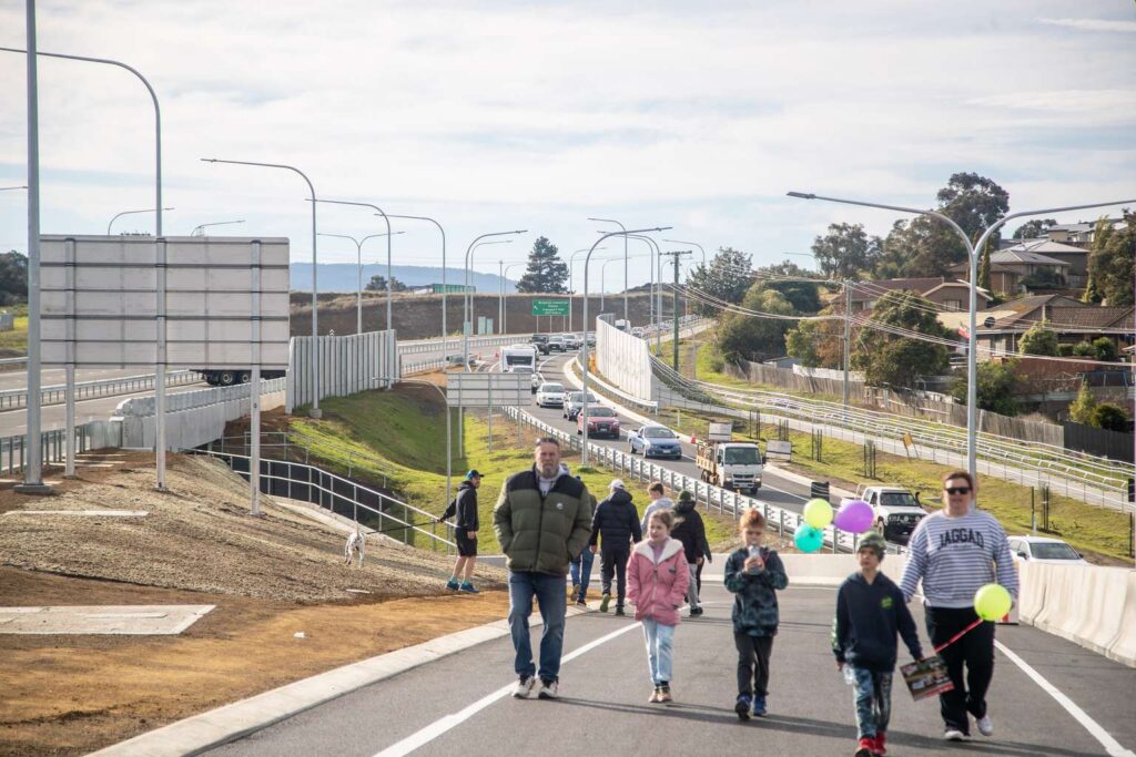 12,000 Tasmanians walk new Bridgewater Bridge ahead of traffic opening ...