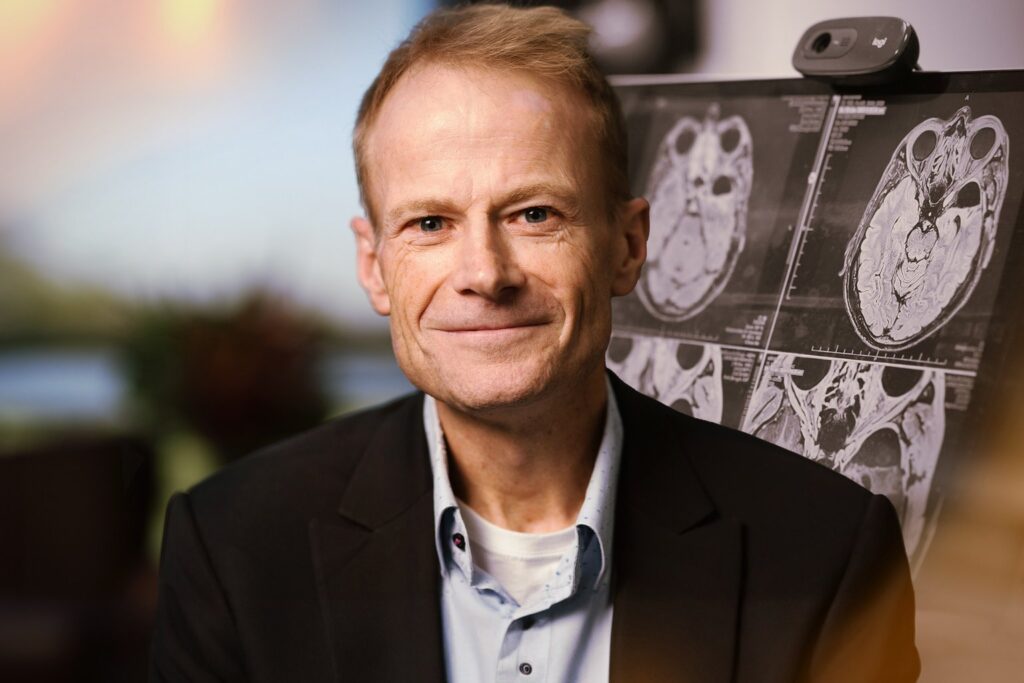 Tasmanian professor Richard Scolyer honoured with $5.9m brain cancer ...