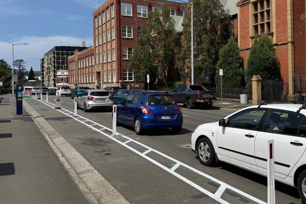 Council sorry for confusion after Bathurst Street bike lane sign ...