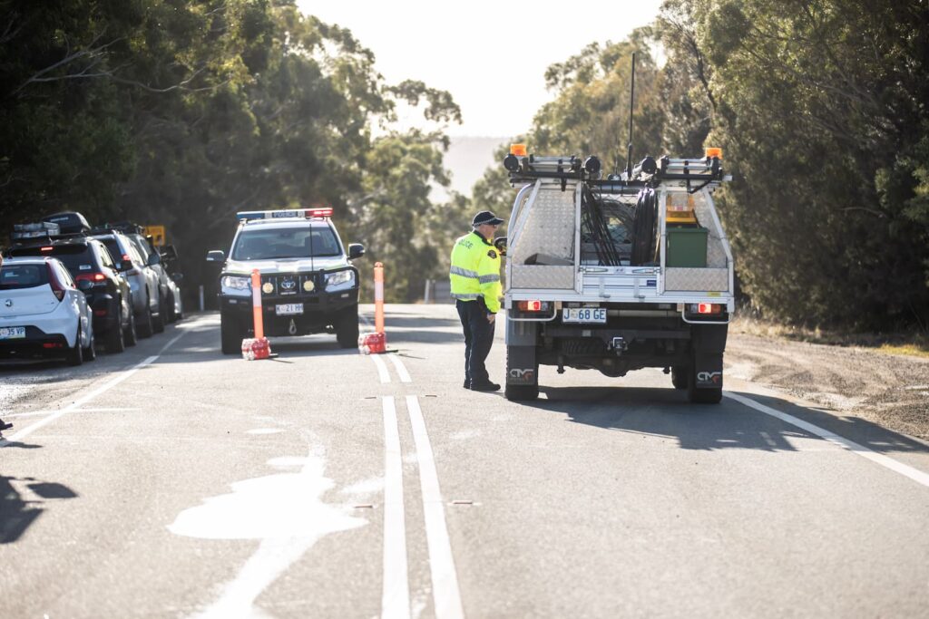 Coles Bay Road reopens for people trapped by bushfire - Pulse Tasmania