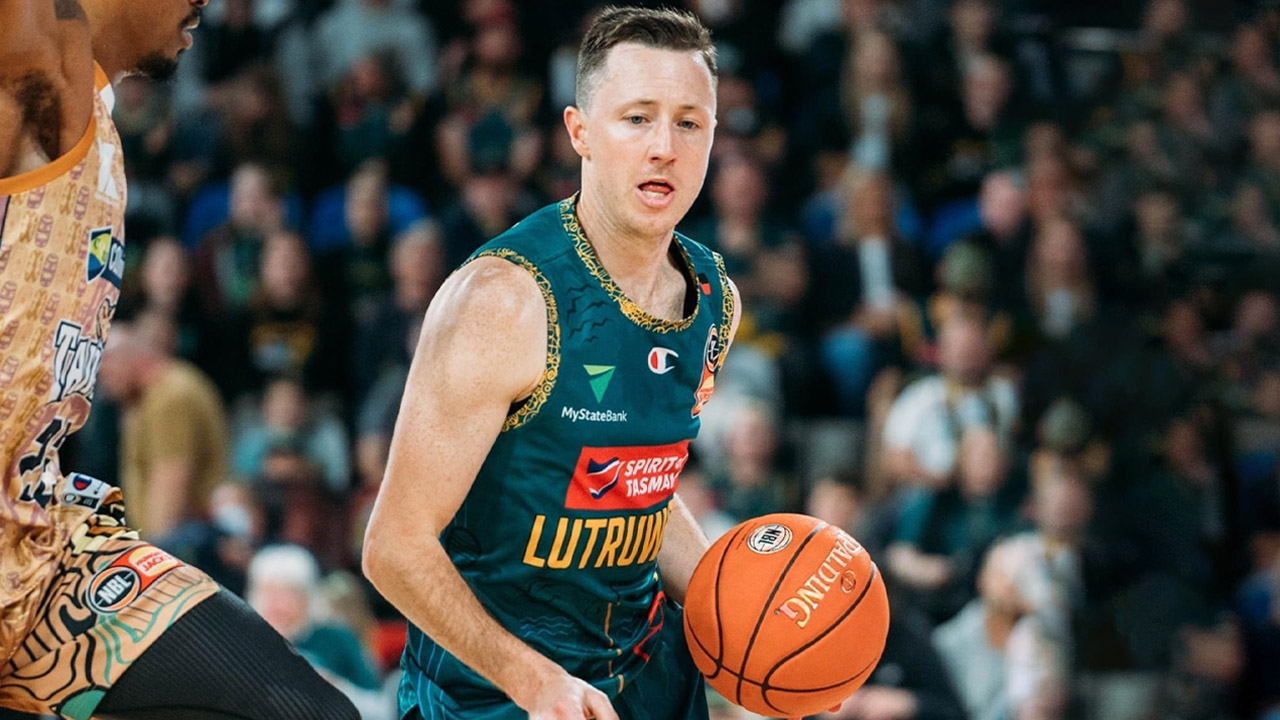 Tasmanian basketball player returns home ahead of surgery - Pulse Tasmania