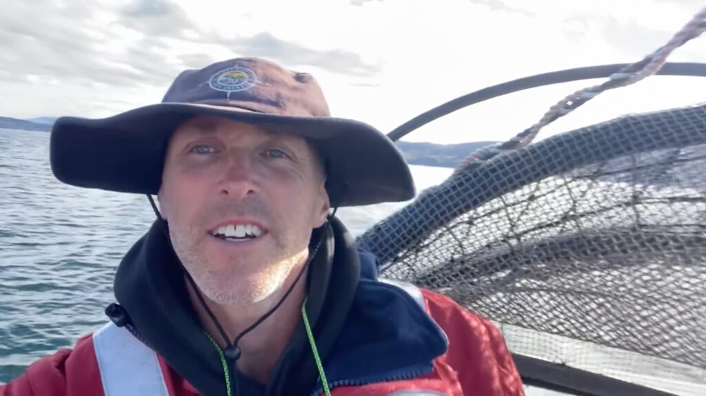 Man sets sail from Hobart to Sydney in raft made of rubbish - Pulse ...