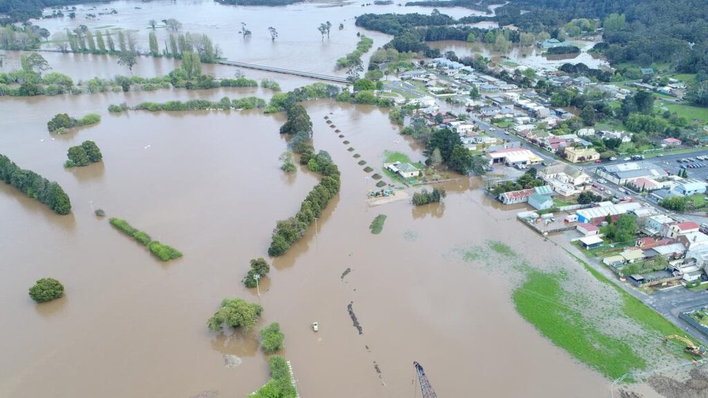 Insurance industry faces scrutiny in wake of 2022 Tasmanian floods ...