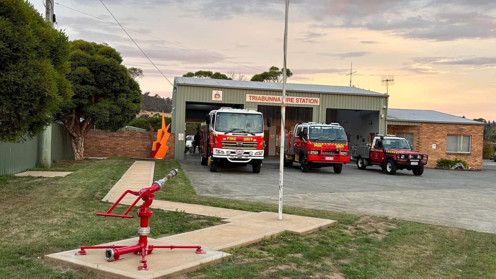 Fire crews battle Triabunna bushfire - Pulse Tasmania